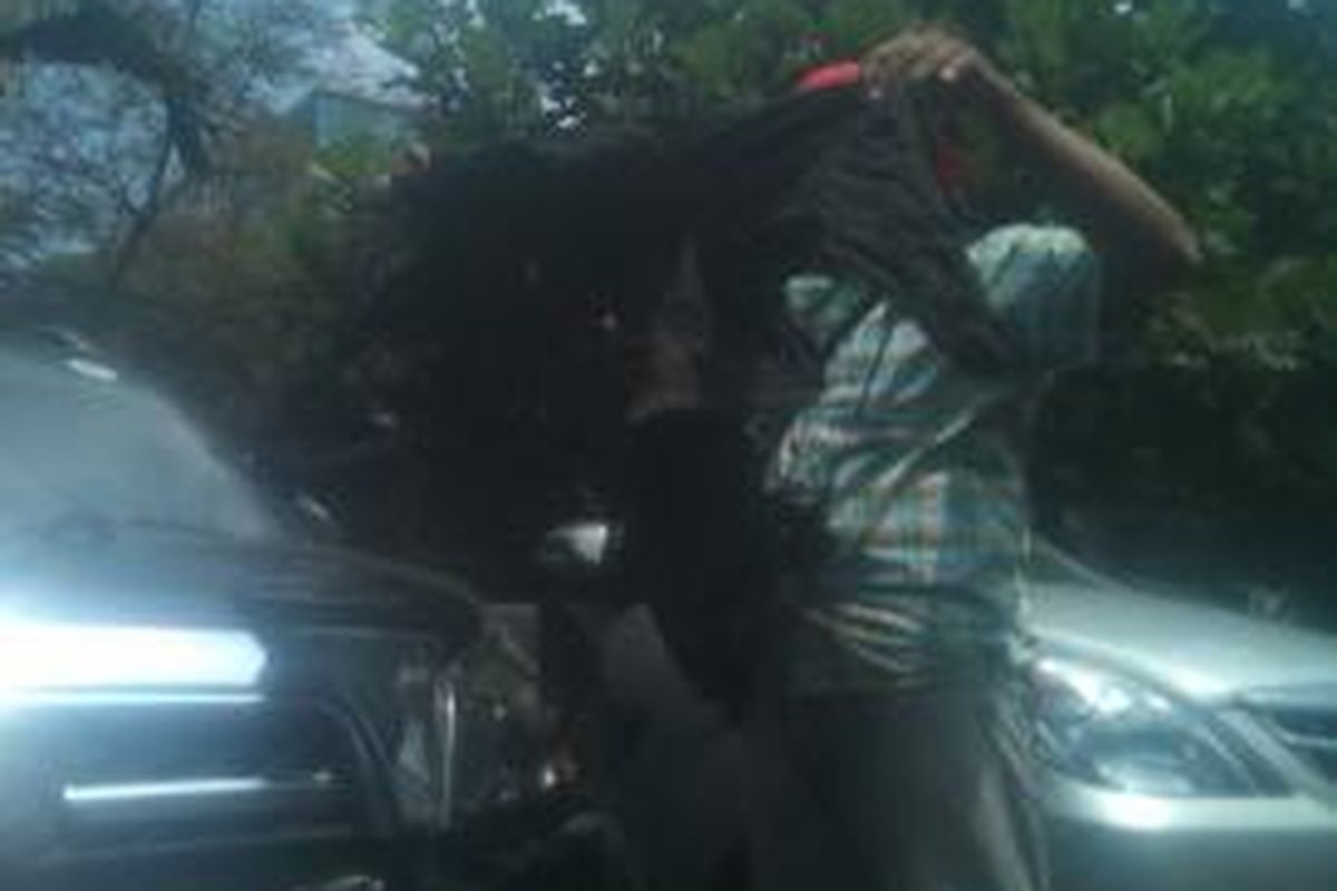 Tim Inafis Tunjukkan Pakaian Sisca