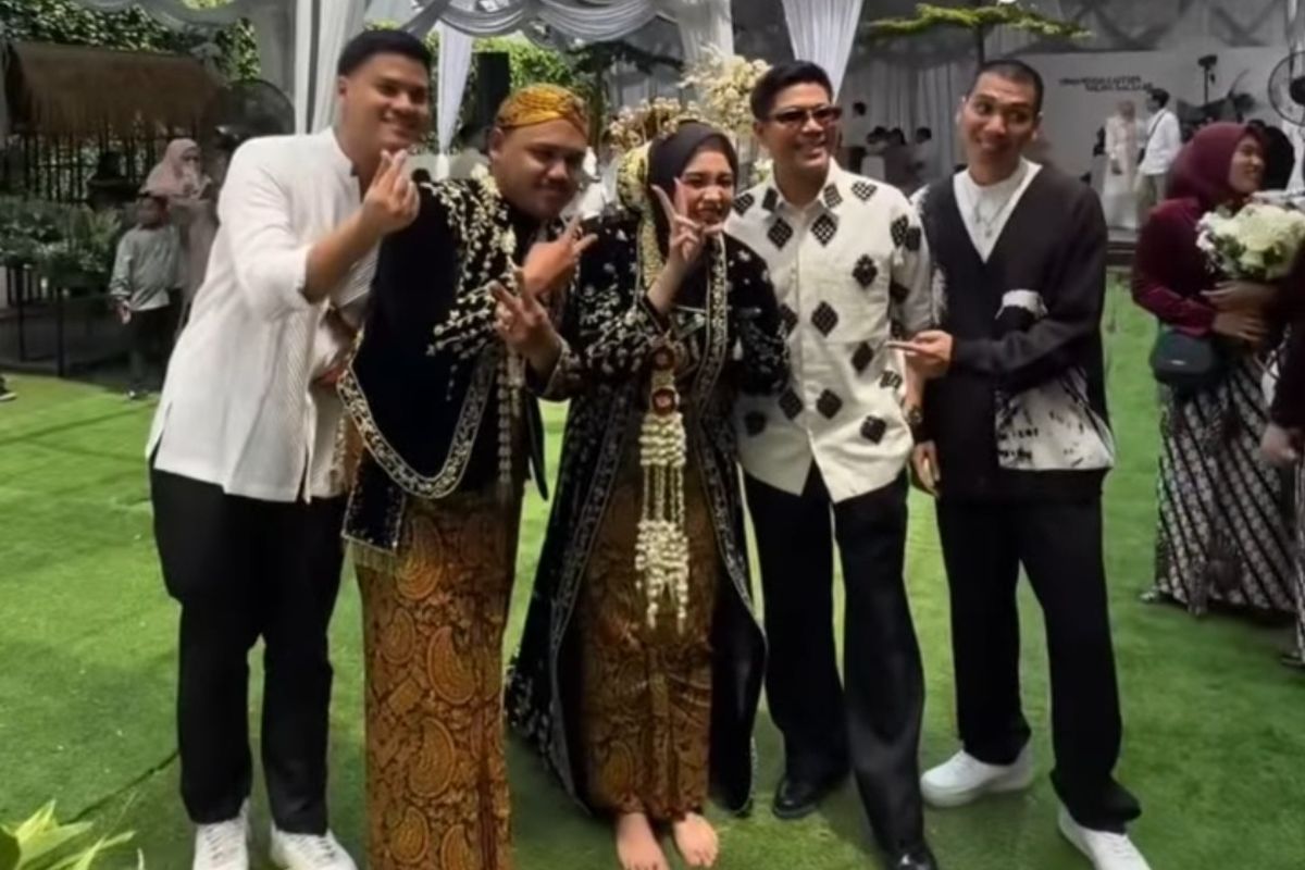 Salma Salsabil dan Dimansyah Laitupa Menikah Pakai Adat Jawa