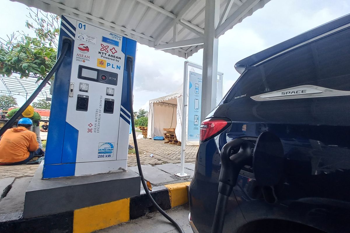 6 Lokasi SPKLU di Tol Semarang-Solo dan Cara Isi Daya Mobil Listrik