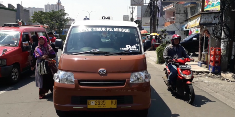 Angkot Ber-AC, Cara Yudi Bersaing dengan Taksi Online... Angkot Ber-AC, Cara Yudi Bersaing dengan Taksi Online...