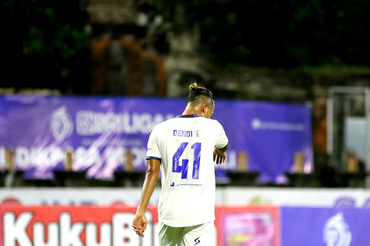 Cetak Gol Bunuh Diri, Dendi Santoso Minta Maaf Buang Peluang Juara Arema FC