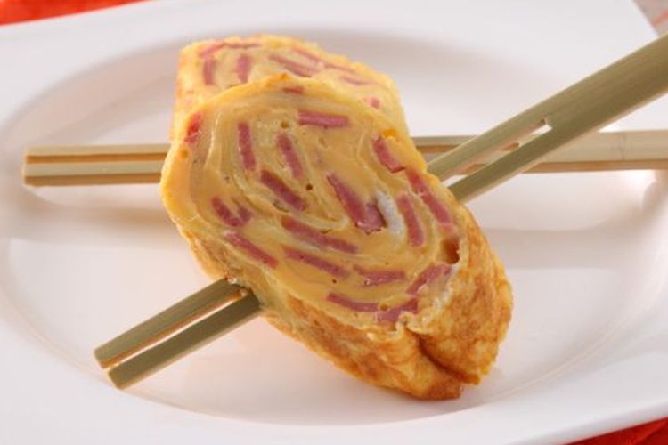 Resep Telur Gulung Keju Daging Asap, Tebal dan Empuk
