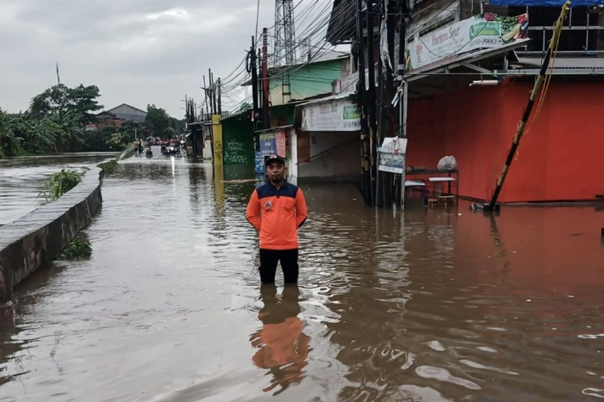 4 Wilayah Di Pondok Aren Terendam Banjir Bpbd Siagakan Perahu Menuju Tps