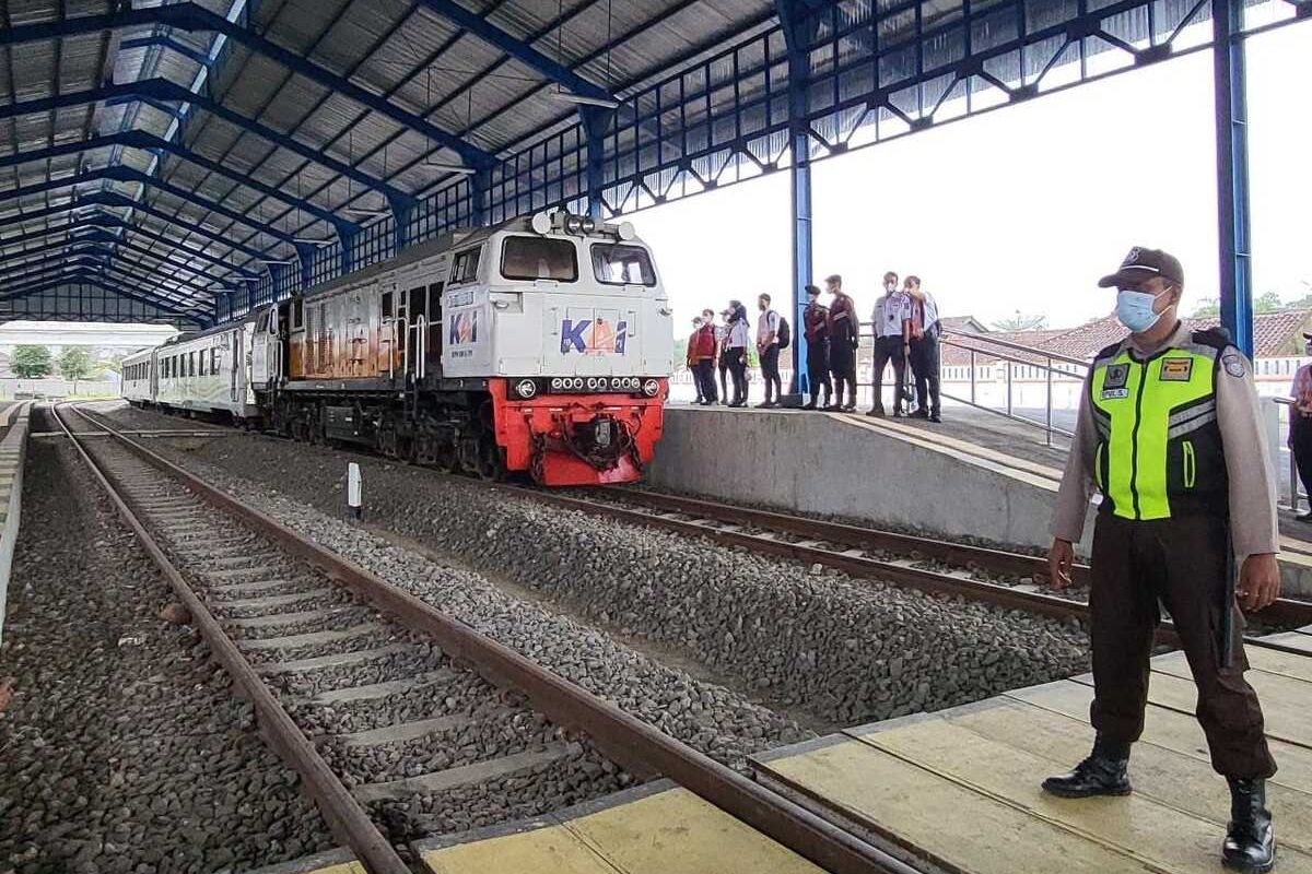 Harga Tiket dan Syarat Naik Kereta Api Pangrango Bogor-Sukabumi