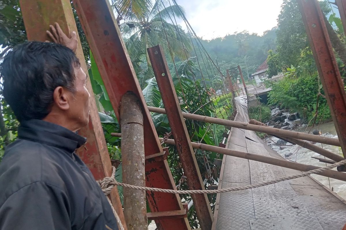 Jembatan Rawayan Putus, Aktivitas Warga 4 Desa di Cianjur Terganggu