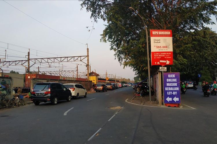 Dipaksa Pindah ke Lay Bay, Ojol Stasiun Bekasi Minta Titik Jemput di ...