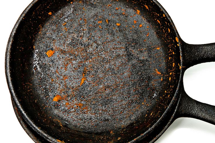 6 Cara Merawat Wajan Besi Cor agar Tahan Lama