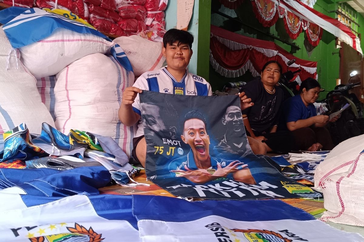 Persib di Ambang Juara, Pengrajin Bendera di Garut Raup Untung Ratusan Juta