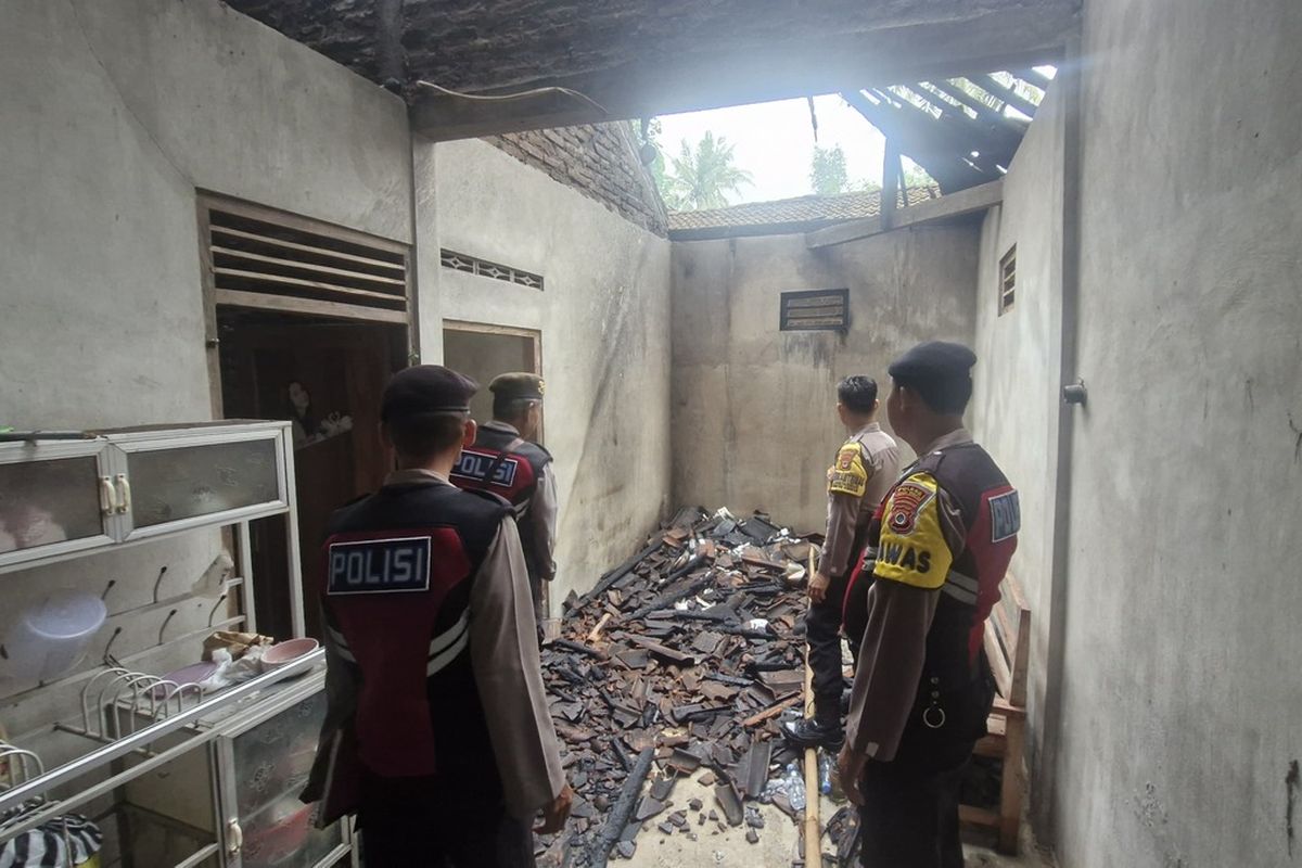 Tabung Gas Isi Ulang Korek Api Meledak, Rumah di Kulon Progo Terbakar