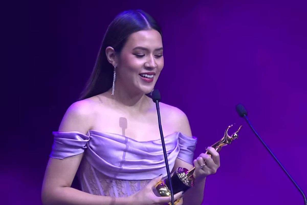 Setelah 13 Tahun, Raisa Akhirnya Dapat Piala AMI Awards Lagi