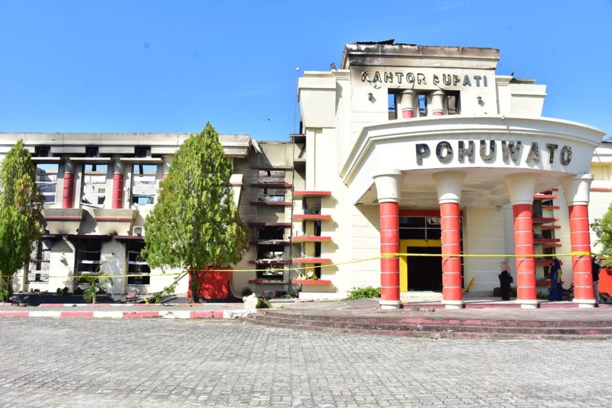 Menyoal Konflik Dua Dekade Tambang Emas di Balik Kasus Pembakaran Kantor Bupati Pohuwato