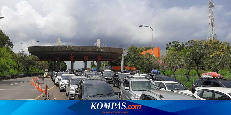 12 Jam Terjebak Macet di Tol Merak, Pemudik: Nikmati Saja...