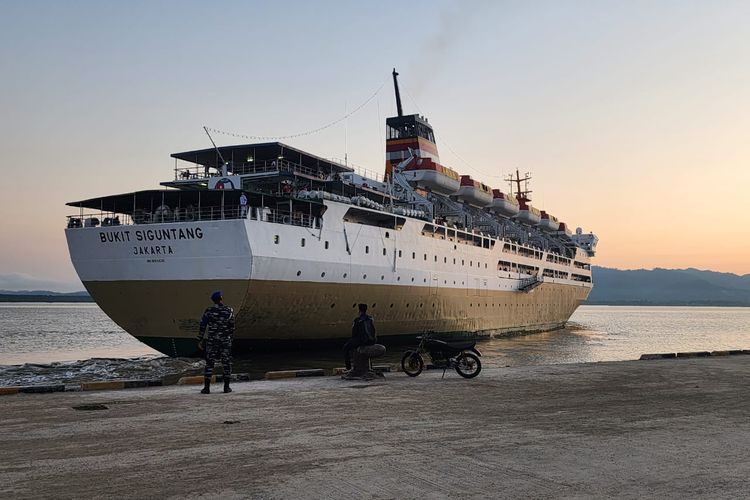 Jadwal Kapal Pelni KM Bukit Siguntang Oktober 2025, Rute dari Makassar hingga Kupang