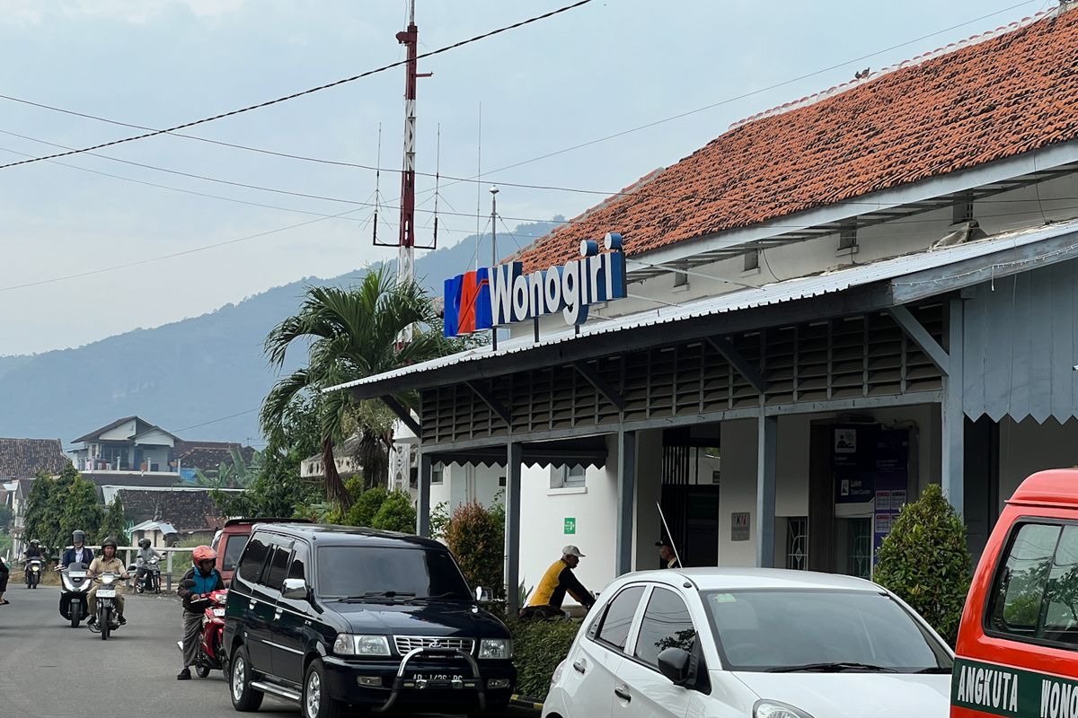 Naik Kereta dari Solo Cuma Rp 4.000, Ini 6 Wisata Dekat Stasiun Wonogiri