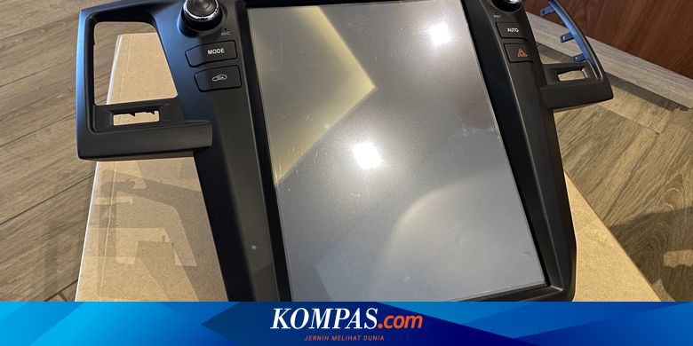 Pasang Head Unit ala Tesla untuk Innova Zenix Hybrid, Segini Harganya