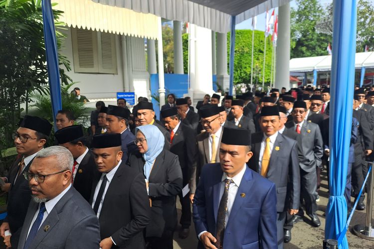 Perwakilan DPRD Se-Indonesia Datangi Istana, Hadiri Pelantikan Kepala Daerah