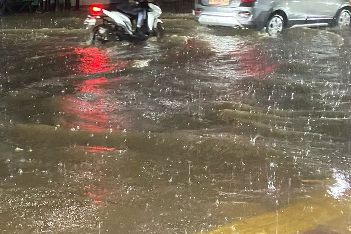 1 RT dan 3 Ruas Jalan di Jakarta Masih Terendam Banjir Malam Ini