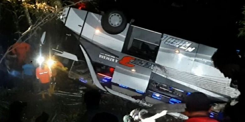 Bus Accident in the Indonesian Province of West Java Kills 23 People