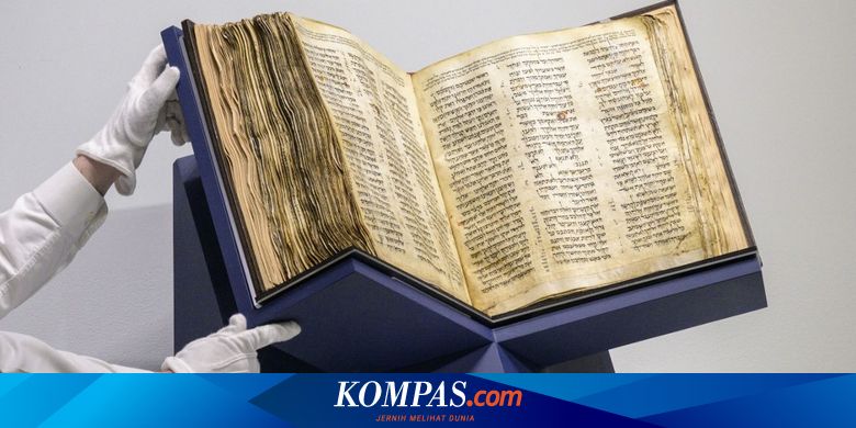 Alkitab Berusia 1.100 Tahun Laku Terjual Rp566 Miliar
