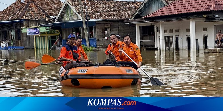 Banjir Muratara, Seorang Ibu Melahirkan di Atas Perahu Ketek