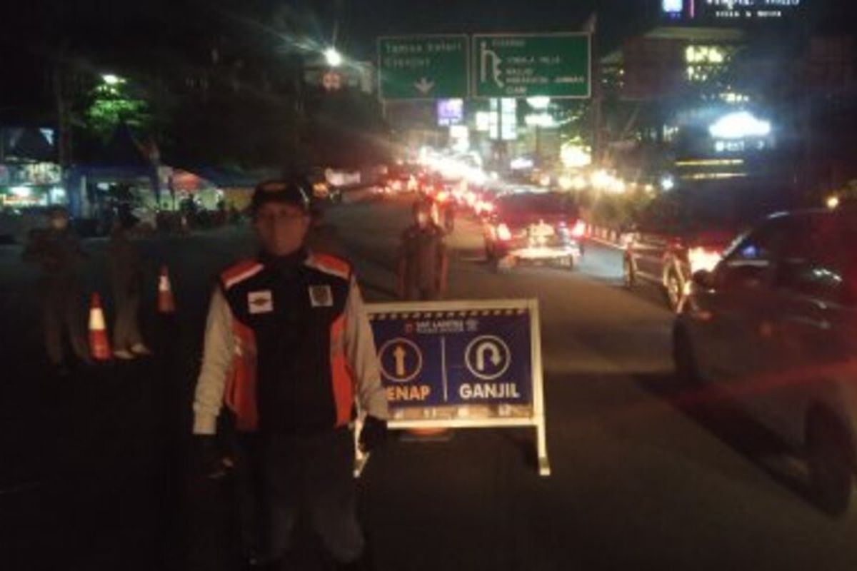Jalur Puncak Bogor Padat, Polisi Berlakukan "One Way" Menuju Jakarta sampai Malam