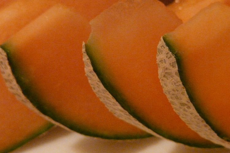 Cara Menanam Melon Kuning agar Berbuah Banyak dan Menguntungkan