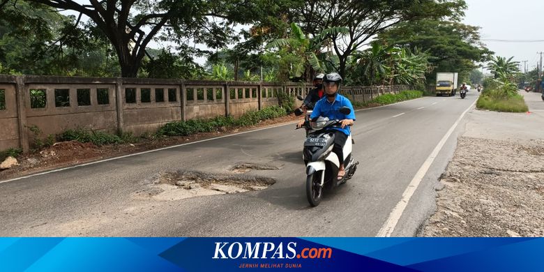 Warga Bekasi Keluhkan Jalan Rusak, Berlubang karena "Dihunjam Meteor ...