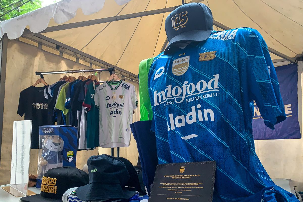 Persib Luncurkan Jersey Edisi Spesial Ultah Ke-105, Plus Sertifikat ...