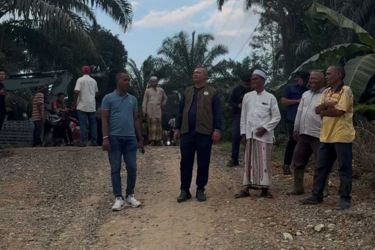 Sawah 2 Kecamatan Aceh Utara Mulai Dibersihkan, Petani Digaji Rp 100. ...