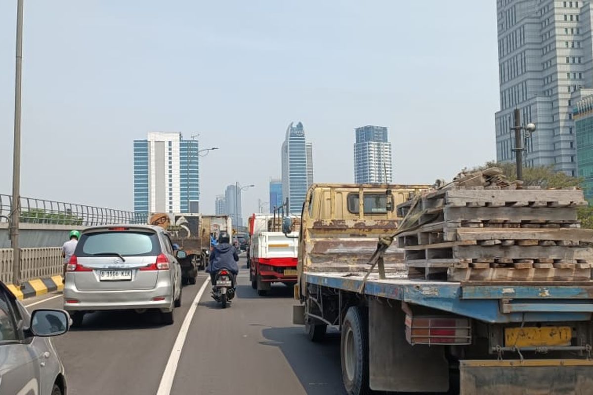 Jalur MT Haryono hingga Kapten Tendean Macet Imbas Penutupan Jalan KTT ASEAN