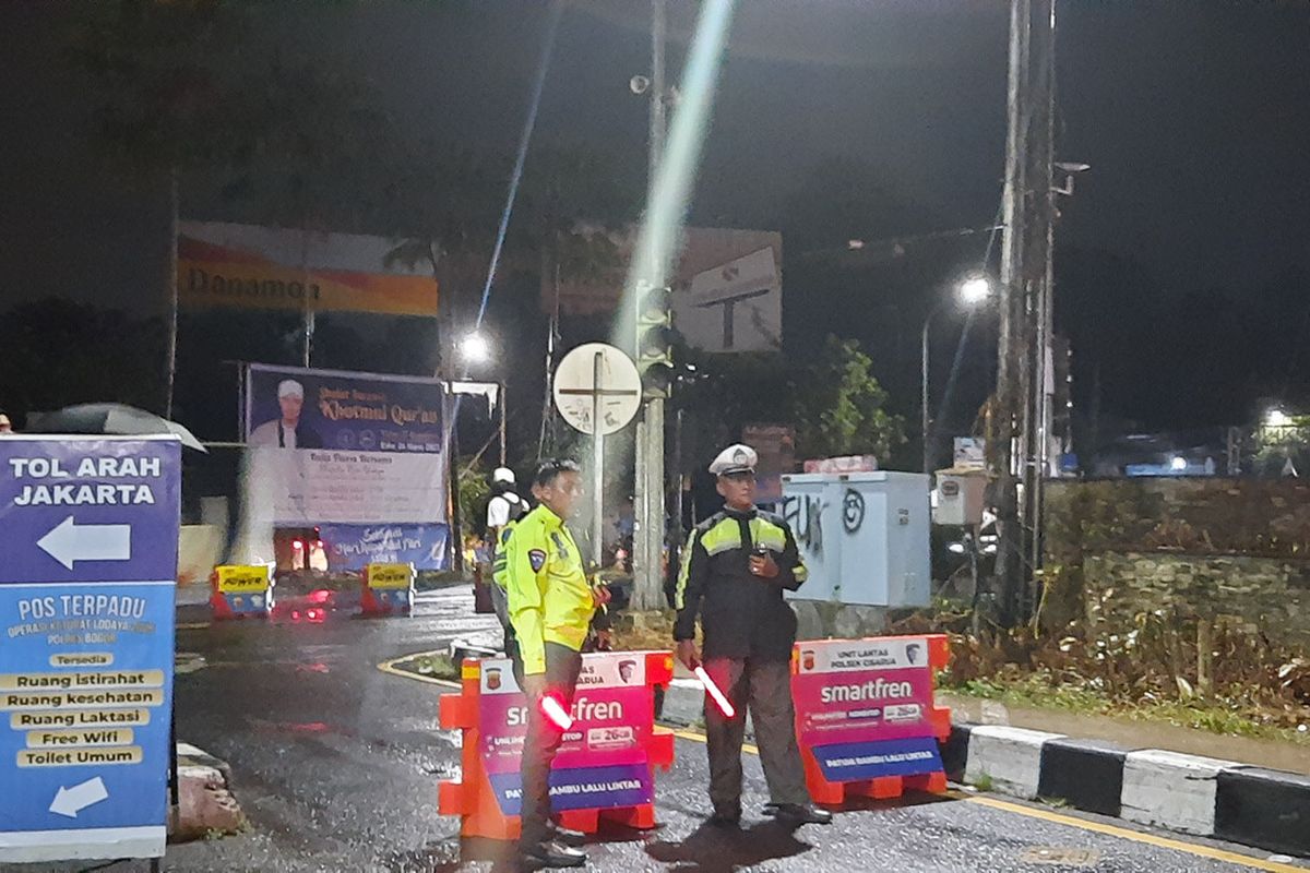 "One Way" Puncak Bogor Dihentikan Malam Ini, Kendaraan yang Sempat Tertahan di Tol Jagorawi Bisa ...