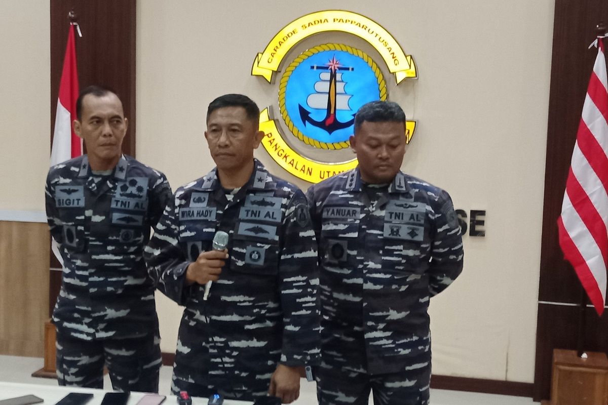 KRI Teluk Hading-538 Terbakar, 119 Prajurit TNI AL Selamat