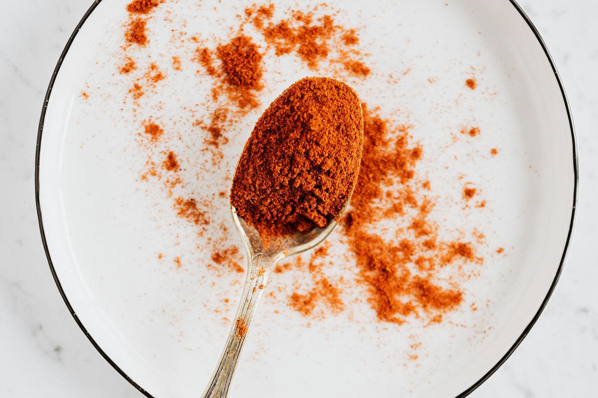 Cara Membuat Paprika Bubuk untuk Stok di Rumah