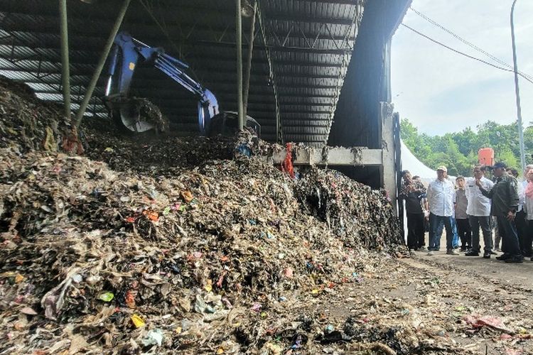 Berita Terkini Harian Pengolahan Sampah Di Banyumas Terbaru Hari Ini - Kompas.com