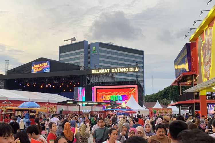 Rute Mudah Naik Transportasi Umum ke PRJ Jakarta Fair 2025