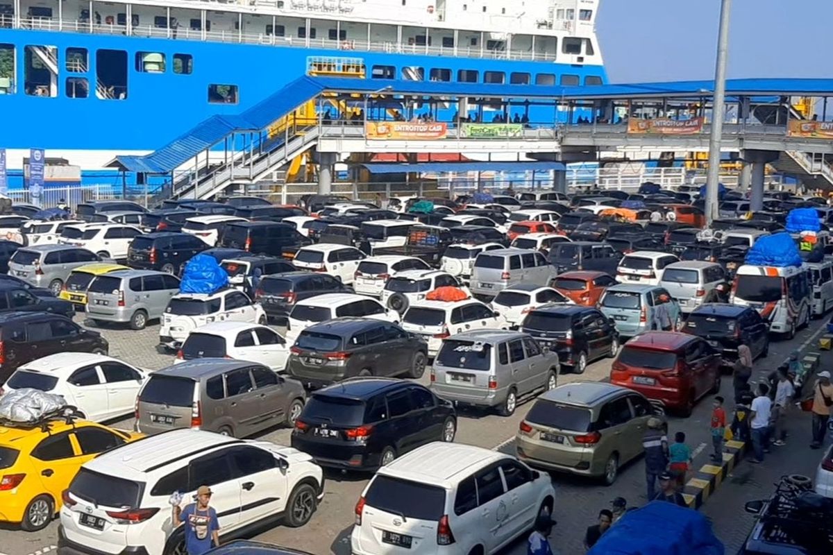 Tarif Tiket Kapal Laut Rute Merak-Bakauheni Naik Malam Ini, Berikut ...