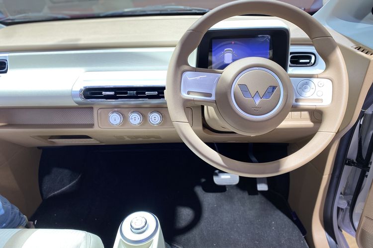 Wuling Air ev: Pelopor Mobil Listrik dan Pangkas Harga