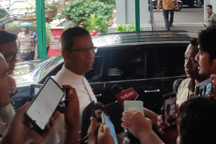Foto : Heru Budi Rapat dengan Luhut, Bahas Penanganan Polusi Udara yang ... Foto : Heru Budi Rapat dengan Luhut, Bahas Penanganan Polusi Udara yang ...