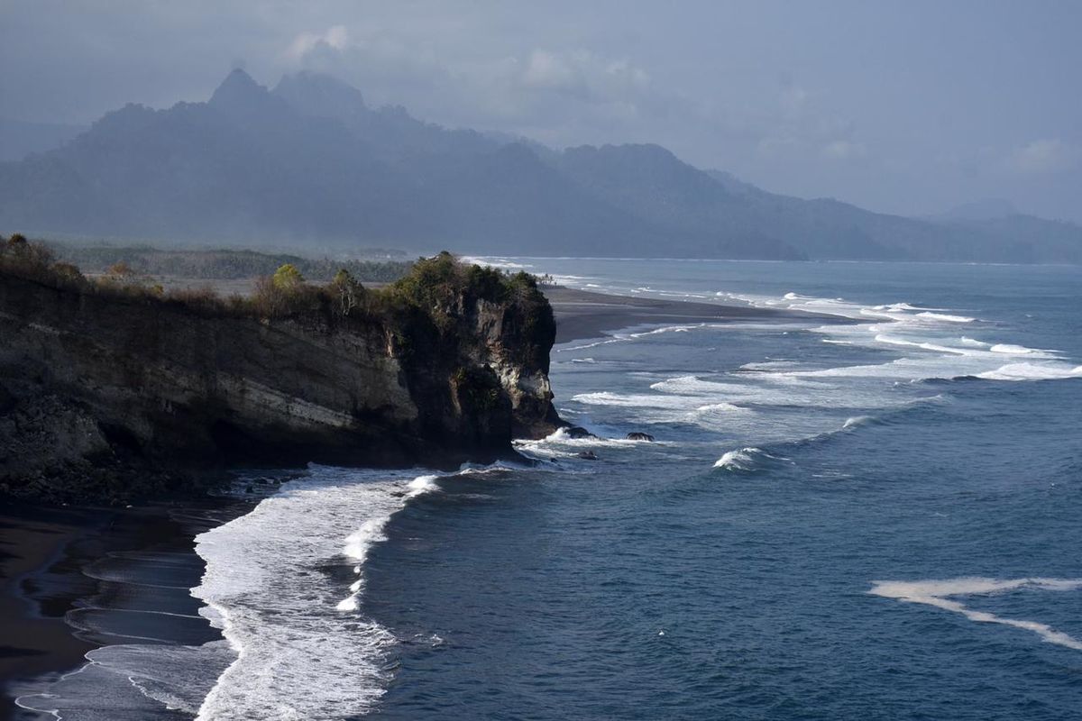Liburan Karang Taruna Surabaya Berujung Petaka, 1 Tewas, 2 Hilang di ...