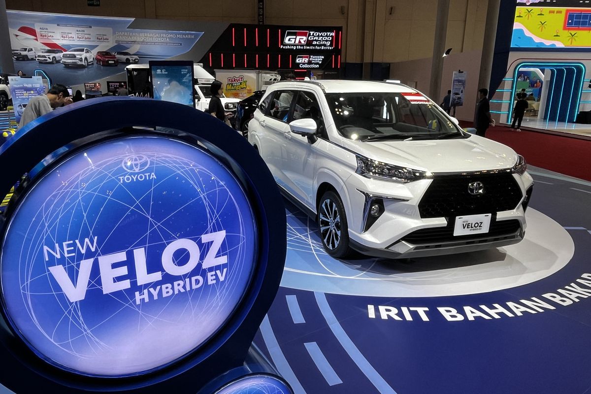 [POPULER OTOMOTIF] Konsumsi BBM Veloz Hybrid, Isi BBM Tanpa Keluar Mobil