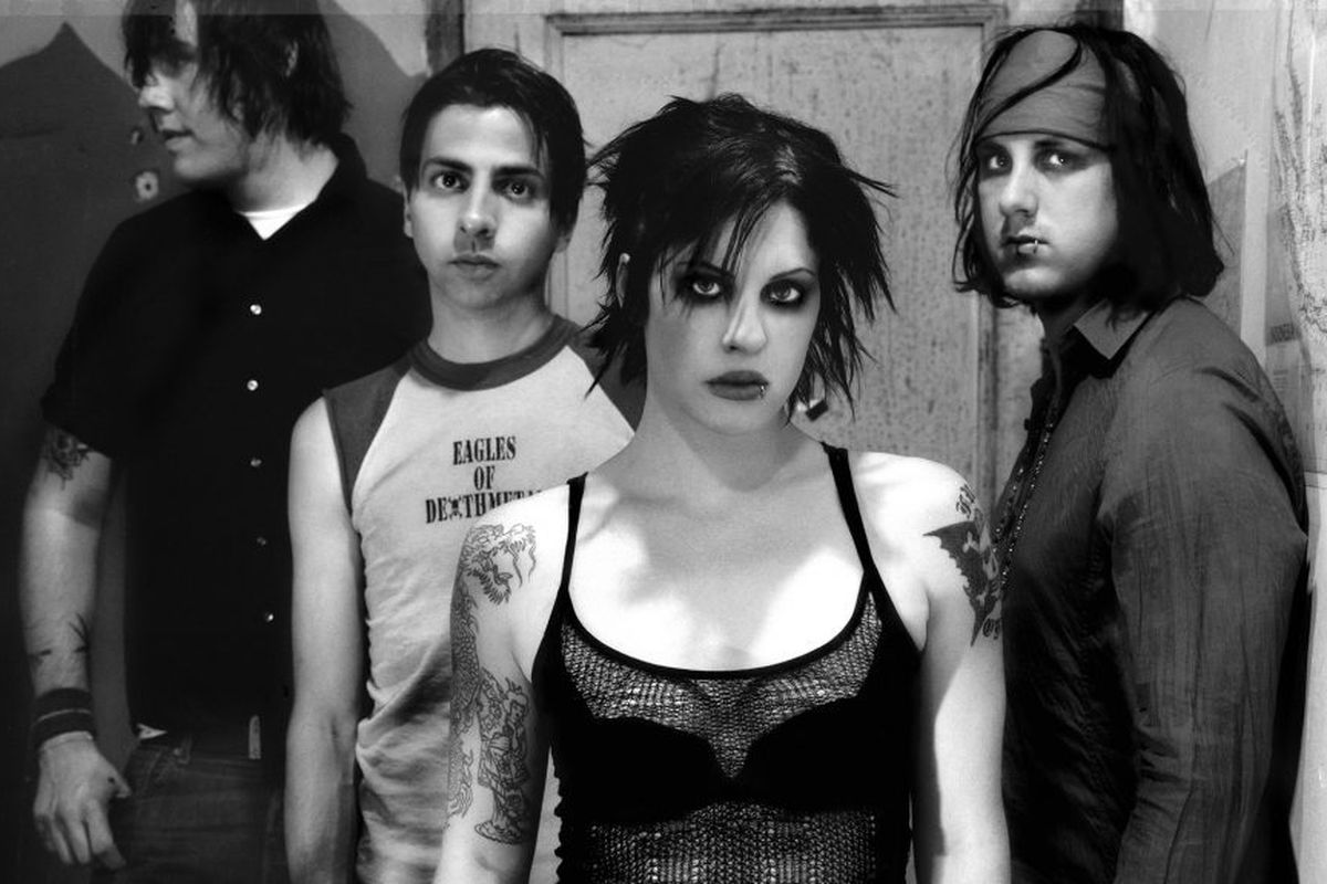 Lirik dan Chord Lagu Beat Your Heart Out - The Distillers