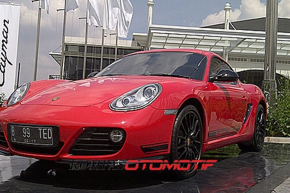 Porsche Cayman dan Cayman S Mengaspal di Indonesia
