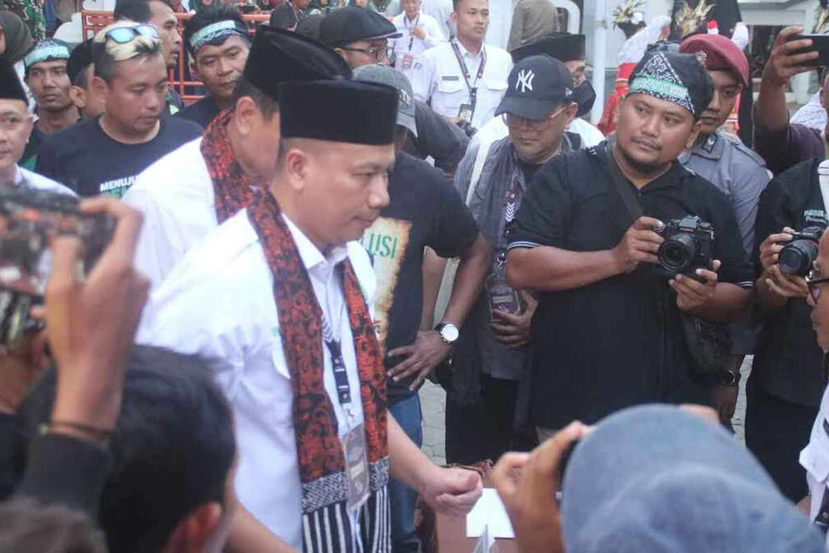 Diusung PKB, Artis Vicky Prasetyo Daftar Jadi Calon Bupati Pemalang