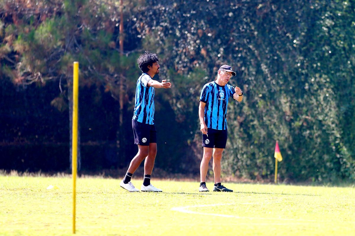 Arema Kesulitan Lepas dari Zona Degradasi, Fan Singo Edan Dirindukan