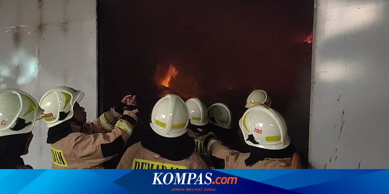 Gudang Distributor Obat di Cawang Kebakaran, Penyebab Belum Diketahui