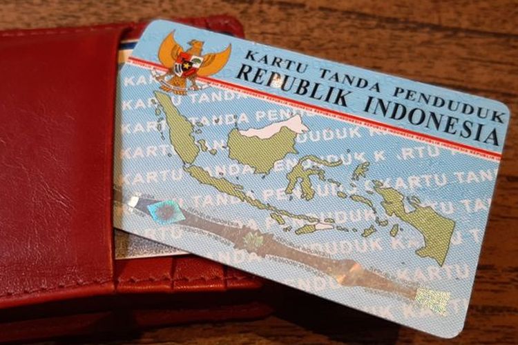 Foto : Benarkah Nama di KTP Dilarang 1 Kata dan Harus Tanpa Gelar?