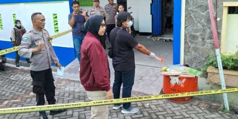 Berita Harian Kasus Penemuan Bayi Di Tong Sampah Terbaru Hari Ini - Kompas.com