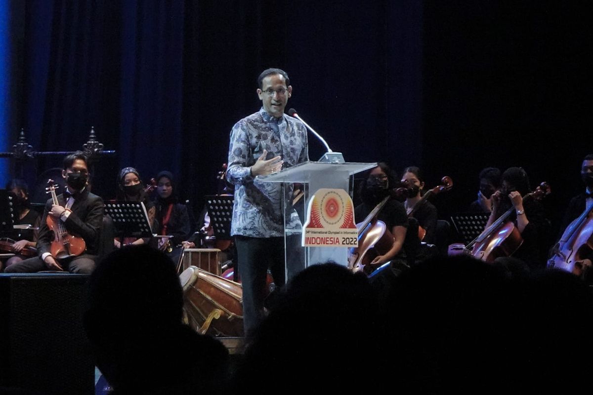 Nadiem Makarim Kena Semprot Anggota DPR, Ini Deretan Kebijakan ... Nadiem Makarim Kena Semprot Anggota DPR, Ini Deretan Kebijakan ...