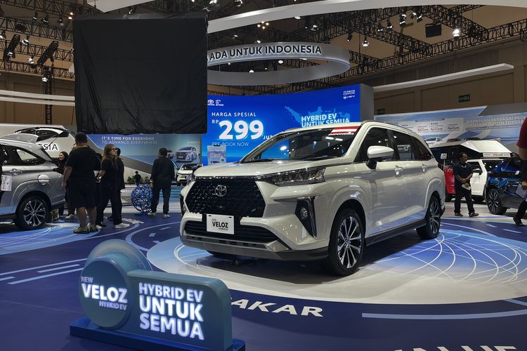 Foto : Toyota Veloz Hybrid Siap Menyokong Ekspor Indonesia