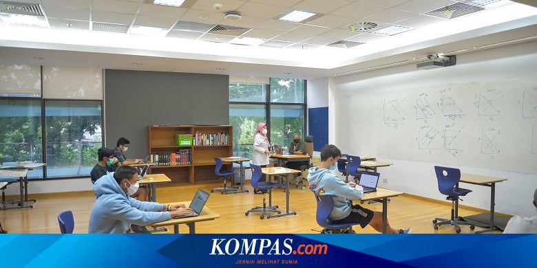 Guru SMAN 77 Jakarta Bagikan Tips Adakan Blended Learning